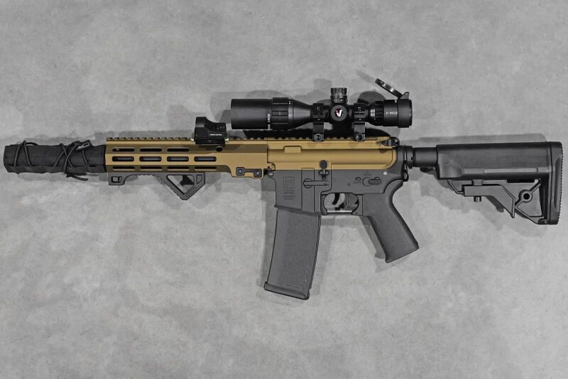 Répliques d'airsoft type M4 / M15/ M16