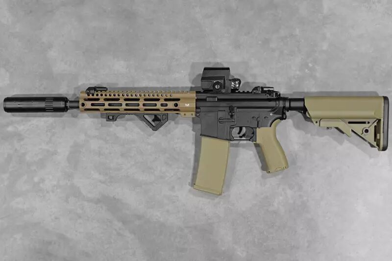 Répliques d'airsoft type M4 / M15/ M16